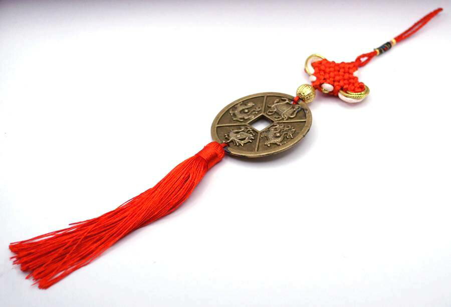 大古銭 四神 とは「古来よりの強い財運を現代に受け継ぐ」縁起で用いられる風水アイテムです。 金運祈願アップを願う風水古銭の東西南北の方位に、四神相応である、東に龍、西に白虎、南に朱雀、北に玄武のレリーフが施されていますが、この四神相応は、内...