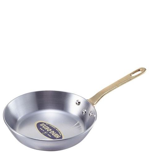 商品情報商品名：キングデンジ フライパン 33cmメーカー型番：4827800JANコード：4571335093204入り数：1サイズ(外形寸法mm)：φ338(底径：250)サイズ(内形寸法mm)：φ330 深さ：65重量：3.3kg材質...