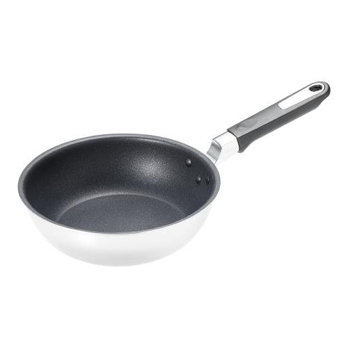 ■商品説明■商品名：クワトロ+(プラス)IH ディープFパン 20cmメーカー品番：9-0059-0401お届け数：1JANコード：4971142106973その他仕様：●底径(mm):145●底板厚(mm):2●材質:4層クラッド材特記事...