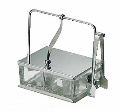 商品情報商品番号：1999100商品名：薬味入れ(ガラス中子付) No552 トング付メーカー：サイズ/内容量/重量：幅140×奥行79×H115その他：●2ヶ仕切●トング付 配送料について【ご注意】画面上の色はブラウザやご使用のパソコンの...