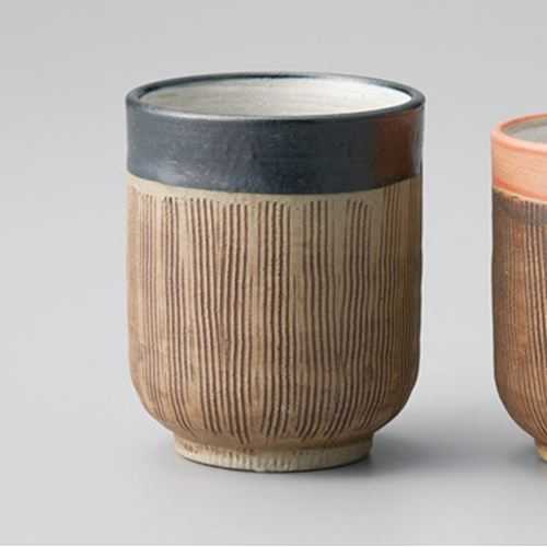 ■商品説明■商品名：クシメ黒長湯呑(大)メーカー品番：366-339お届け数：1サイズ(cm)：口径6.8×8.4容量(cc)：220素材：陶器【配送料について】【ご注意】画面上の色はブラウザやご使用のパソコンの設定により実物と異なる場合が...