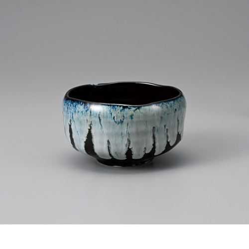 ■商品説明■商品名：柚子黒うのふ流し抹茶碗 大メーカー品番：376-169お届け数：1サイズ(cm)：口径12.7×7.4素材：陶器【配送料について】【ご注意】画面上の色はブラウザやご使用のパソコンの設定により実物と異なる場合があります。