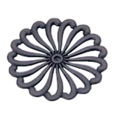 商品情報商品番号：5279800商品名：南部鉄 釜敷 菊型 黒メーカー：EBMサイズ/内容量/重量：直径210×20 / 容量： / 重量：その他：配送料について【ご注意】画面上の色はブラウザやご使用のパソコンの設定により実物と異なる場合が...