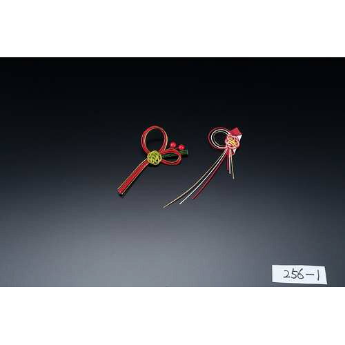 ■商品説明■商品名：水引祝い飾り松梅/南天(両面テープ付)(100ケ入)メーカー：ヤマコーメーカー品番：21-476-09外形寸法：幅4.7×9.5cm(mm)お届け数：1商品コード：26094【配送料について】【ご注意】画面上の色はブラウ...