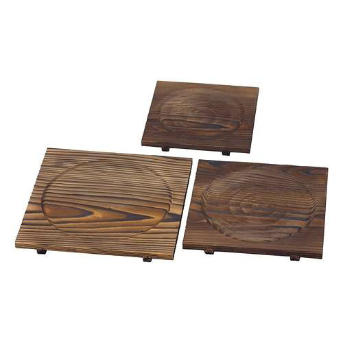 ■商品説明■商品名：焼杉鍋敷(足付)(大)メーカー：ヤマコーメーカー品番：21-079-13外形寸法：幅24×24×2cm(mm)お届け数：1商品コード：08436【配送料について】【ご注意】画面上の色はブラウザやご使用のパソコンの設定によ...