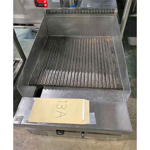 現在、店舗エレベーターの不具合が発生しており、誠に恐れ入りますが大型商品は出荷までにお時間を頂く可能性がございます。何卒ご理解賜りますようお願い申し上げます。■ 商品について ■■ 商品概要 ■商品名：ガスグルーブグリドル外形寸法：W500...