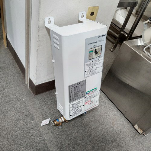 ■ 商品概要 ■商品名：電気湯沸かし器外形寸法：W230×D220×H510(mm)メーカー：日本イトミック型式：DE-10N1(1)年式：2020年製電源：三相200V 50/60Hz共用コンセントプラグ：なし消費電力：10.1kW付属品...