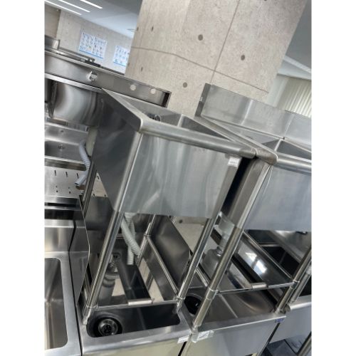 ■ 商品概要 ■商品名：一槽シンク外形寸法：W450×D600×H800(mm)付属品：写真の通り保証期間：なしランク：B特記事項：- 販売店：テンポス旭川センター（北海道旭川市）からの配送です。この商品は中古ですので1品ものです。店頭販売...