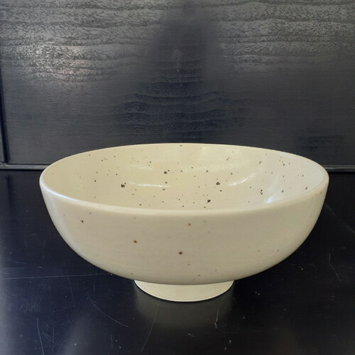 ■ 商品について ■ナチュラルな雰囲気が和洋中問わず使いやすい鉢■ 商品概要 ■商品名：梨地高台鉢外形寸法：W138×D138×H60(mm)保証期間：なしランク：N特記事項：- 販売店：テンポス燕三条直送 アウトレット館（新潟県新潟市）か...