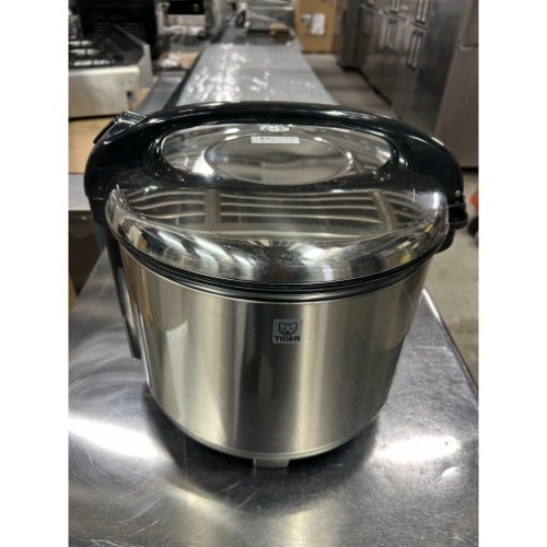 ■ 商品概要 ■商品名：炊飯ジャー外形寸法：W378×D330×H352(mm)メーカー：タイガー(TIGER)型式：JCC-270P年式：2023年製電源：単相100V 50/60Hz共用コンセントプラグ：あり重量：5.5kg付属品：写真...