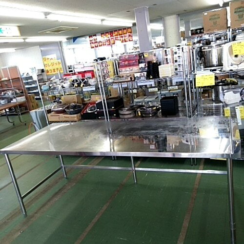 ■ 商品概要 ■商品名：作業台外形寸法：W2300×D900×H850(mm)保証期間：なしランク：B特記事項：- 販売店：テンポス米子店（鳥取県米子市）からの配送です。この商品は中古ですので1品ものです。店頭販売もしておりますので、売り切...
