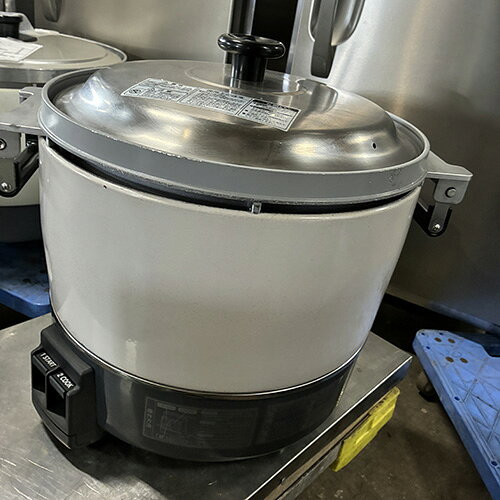 ■ 商品概要 ■商品名：ガス炊飯器 3升外形寸法：W492×D423×H426(mm)メーカー：リンナイ(Rinnai)型式：RR-300CF年式：2022年製ガス種：都市ガス【12A・13A】※ガス機器の接続は最寄りの専門業者へご依頼下さ...