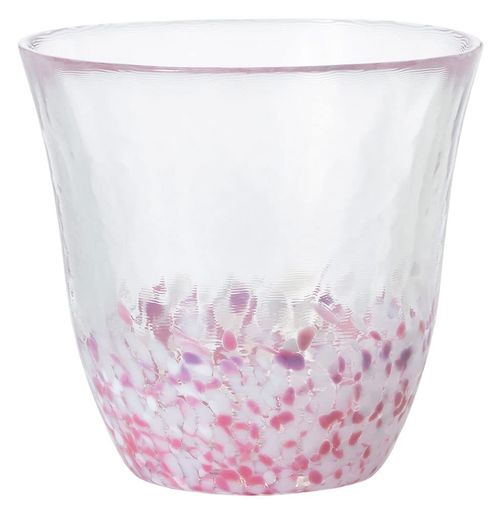 冷たい飲み物 日本の色のひとつ、春の訪れを祝い咲く「桜の色」と、日本の様々な情景を表現したグラス。 [サイズ]約最大径9.2(口径9.2)x高さ8.5cm [重量]約240g 化粧箱入