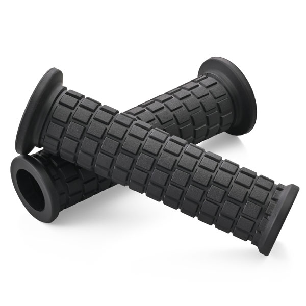 ●タイヤ、レンガの積み重ねをイメージしたブロックパターン。 ■仕様 ・カラー：ブラック ・全長：123mm ・Φ22.2ハンドル用 ・エンド貫通 ※この商品はお取り寄せとなります。商品出荷の目安はご注文日より3〜7営業日後となります。　
