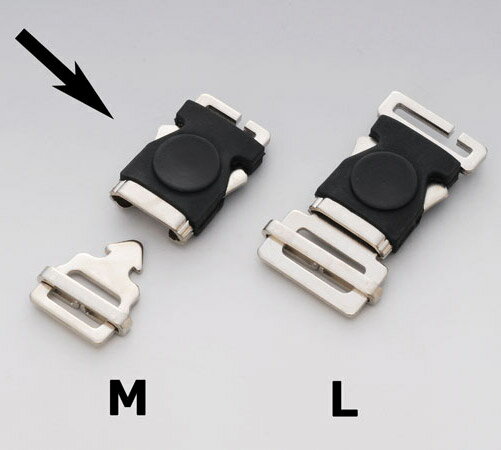 ●あご紐の取付け取外しをワンタッチに ■仕様 スチール 18mm幅まで対応 ※この商品はお取り寄せとなります。商品出荷の目安はご注文日より3〜7営業日後となります。