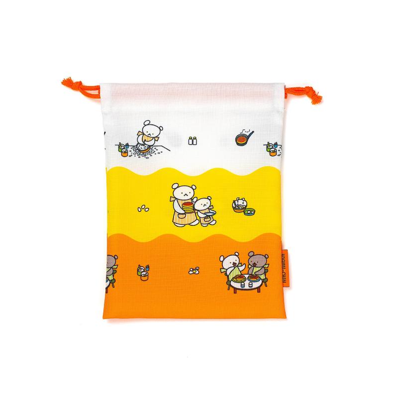 クレーン工房 こぐまちゃん 巾着 S全3柄　イエロー柄　グリーン柄　3色柄コップ袋にも便利なサイズです。商品サイズ　W18×H22cm主材質/ポリエステル　原産国/日本製色について、モニターの発色の具合によって実際の物と色が異なる場合があり...
