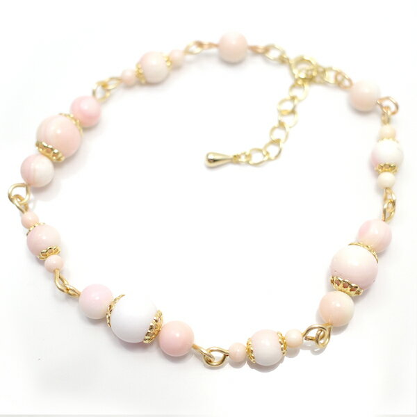 ⇒その他の作品はこちら 〜　クィーンコンクシェルのブレスレット　アンティークテイスト　〜 淡いピンクがかわいらしい、クィーンコンクシェル。 古来から、持ち主を守る力が強いといわれています。 一味違う、アンティークテイストのブレスレット。 優...