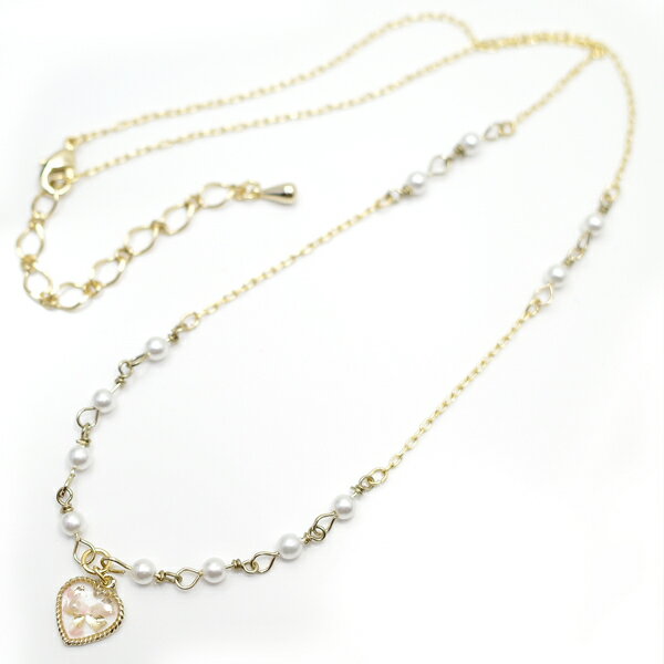 〜　WHITE heart Necklace　〜 ハート型のチャームの中に、ホワイトのシェルと金箔を 埋め込んで作った大人可愛いデザインです♪ イヤリング同様、パールを配置し上品さも兼ね備えています。 首元で揺れるタイプなので、目を惹きます...