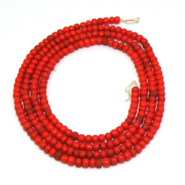 アンティークガラスビーズ(Antiqueglass beads)です。 アクセサリーやクラフト製作などにお勧めです。 古代アフリカの鮮やかな黄色のガラスビーズです。 保存状態良好です。在庫限りの限定品となります。お早めにどうぞ！ 商品番号：...