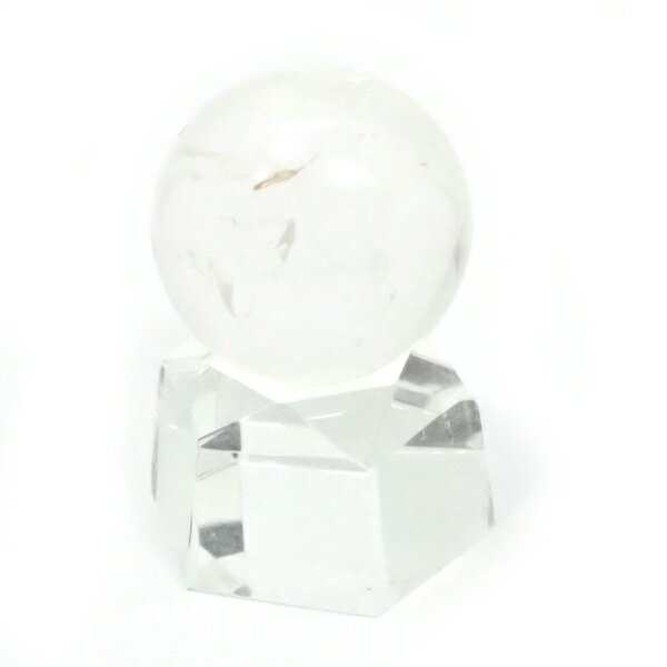クォーツ水晶(Quartz)の丸玉/スフィア(Sphere)です。 画像のアクリル台もセットです。 丸玉(スフィア)は主に観賞、ヒーリング用におすすめです。 1点ものですのでおはやめにどうぞ。 ※画像の硬貨は付属しません。（撮影用） 商品番...