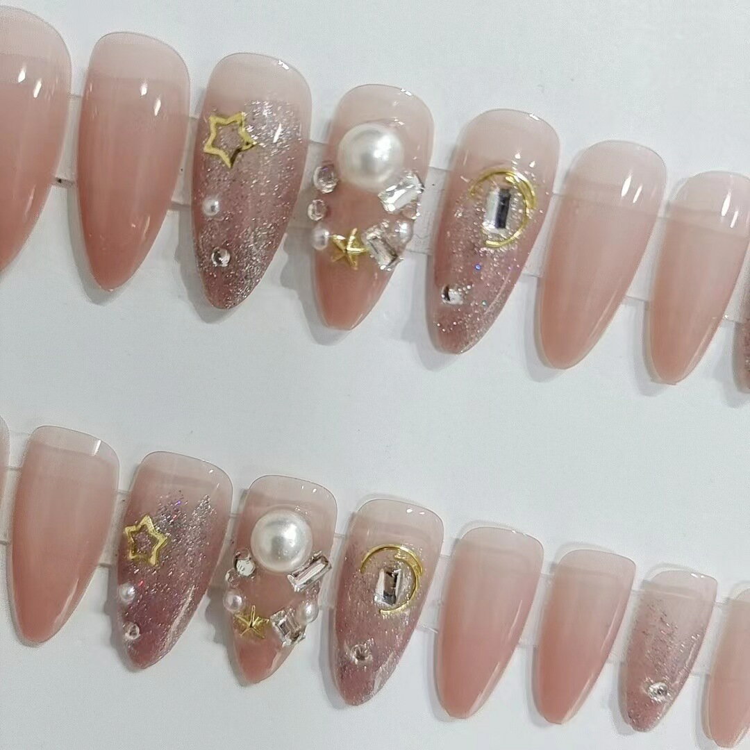 ・素材/材質：ABS樹脂　アクリル系粘着剤 ・色について：モニターの発色の具合によって、実際のものと色が異なる場合がございます。 ・その他商品説明 ： セット内容:デザインチップ(24枚組) ブライダル ウエディング 結婚式 披露宴　成人式...