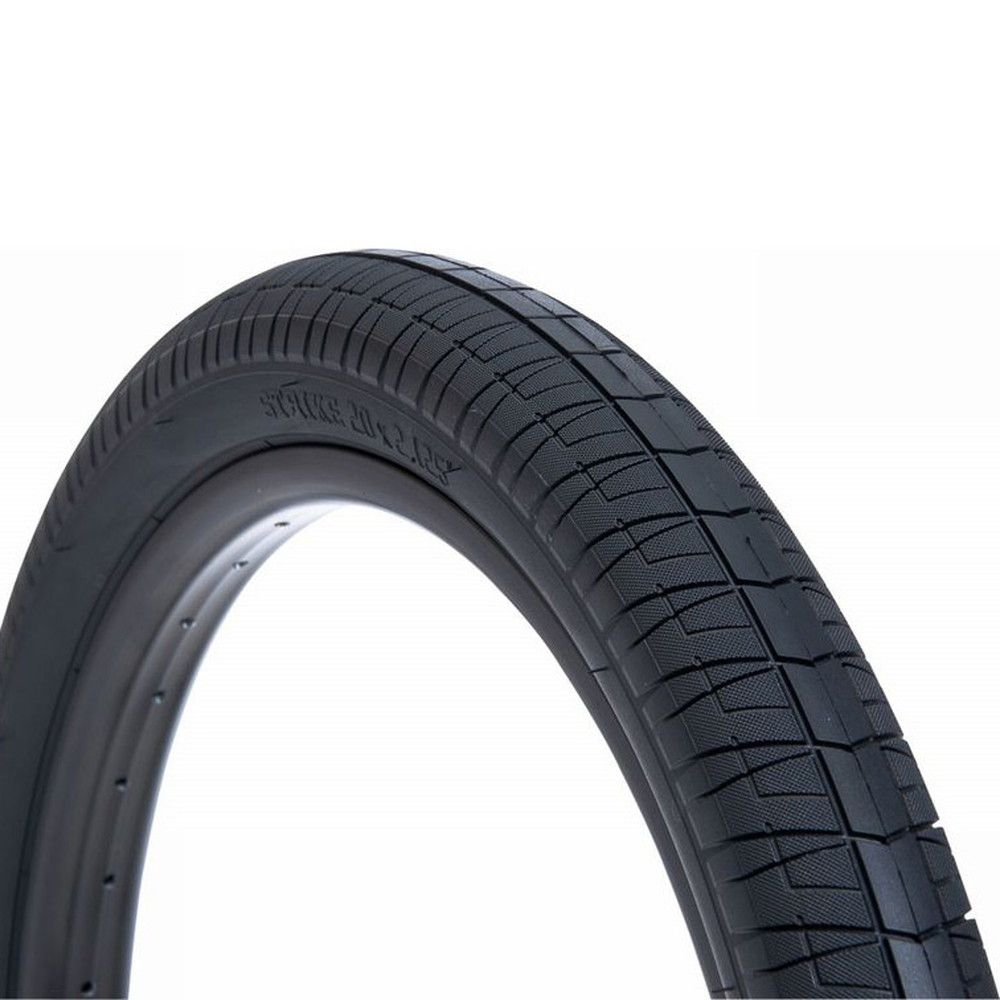 サイズの充実したBMX用チューブ。 AV（米式)バルブ ■カラー：ブラック ■サイズ：26 × 1.9/2.125 ※チューブをご購入際は必ずご確認願います※ チューブをご購入の際は、必ず「取付作業前」に少し空気を入れて、空気漏れ等の不具合...