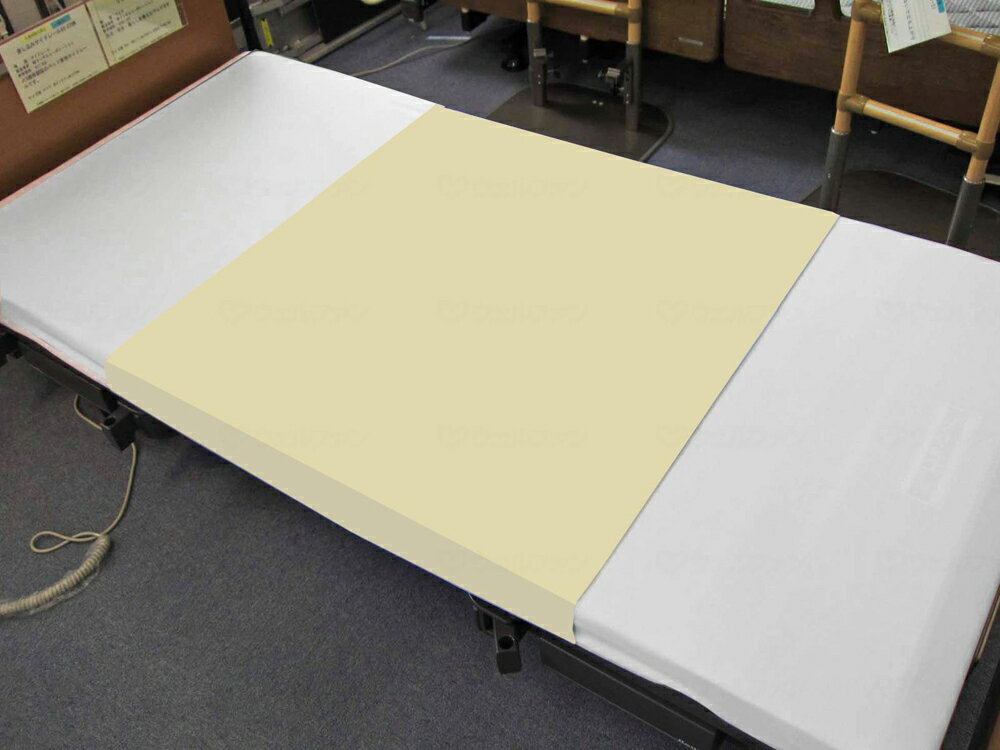 ■サイズ:90×145cm×2枚 ■素材:表地/ポリエステル20%・綿80% 裏面/ポリウレタンラミネート (防水加工) ［萬楽］肌触りの良いパイル地 ソフトでムレずに漏れなく吸水。2枚入りのお徳品。 抗菌防臭加工。