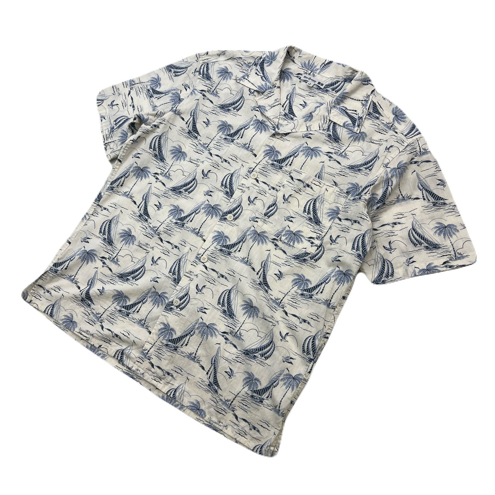 ユニクロ レインスプーナー コラボ アロハシャツ メンズ Mサイズ オフホワイト ヤシ ボート 【 扱いやすいコットン素材♪ 】 UNIQLO ●AM332 表記：M 実寸： 着丈69cm 身幅57cm 肩幅50cm 袖丈25cm ※平置き...