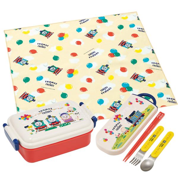 トーマスの楽しいお弁当セットです！これでお弁当グッズがひと通り揃います♪ 角型のお弁当箱は詰めやすくて容量も450mlと満足の大きさ！単品で揃えるよりもお買得なセットをこの機会に是非どうぞ！セット内容お弁当箱×1トリオ×1ランチクロス×1合...