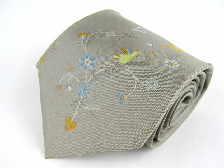 【状態追記】 --- 【付属品】 なし / 商品サイズ (こちらのサイズ表記は平置き採寸のサイズです。) 表記サイズネクタイ全長大剣幅小剣幅 ---約144cm約10cm約4cm サイズガイドはこちら /商品詳細 ブランド名 MOSCHIN...