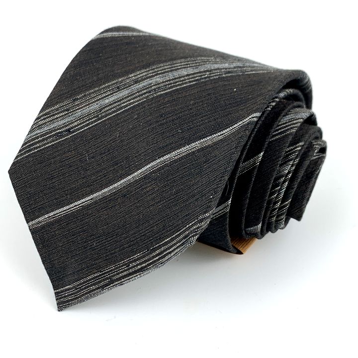 【状態追記】 --- 【付属品】 なし / 商品サイズ (こちらのサイズ表記は平置き採寸のサイズです。) 表記サイズネクタイ全長大剣幅小剣幅 ---約142cm約7.5cm約3.5cm サイズガイドはこちら /商品詳細 ブランド名 tumu...