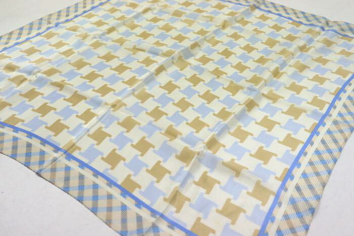 【状態追記】 部分的にダメージ有り。 【付属品】 なし / 商品サイズ (こちらのサイズ表記は平置き採寸のサイズです。) 表記サイズ幅全長 ---W約56cm約58cm サイズガイドはこちら /商品詳細 ブランド名 DAKSダックス 特徴 ...