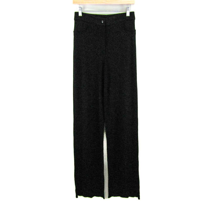 【状態追記】 --- 【付属品】 なし / 商品サイズ (こちらのサイズ表記は平置き採寸のサイズです。) 表記サイズウエスト股上股下ヒップ裾幅 42約70cm約30cm約86cm約42cm約25cm サイズガイドはこちら /商品詳細 ブラン...