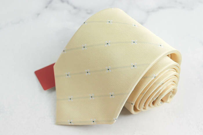【状態追記】 --- 【付属品】 なし / 商品サイズ (こちらのサイズ表記は平置き採寸のサイズです。) 表記サイズネクタイ全長大剣幅小剣幅 ---約-cm約8cm約-cm サイズガイドはこちら /商品詳細 ブランド名 シンプルフレーズクラ...