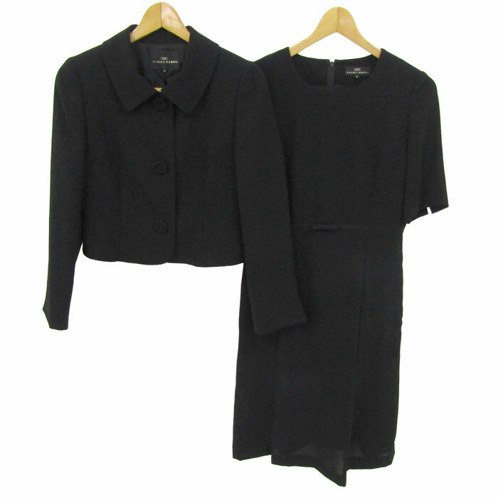 【状態追記】 --- 【付属品】 なし / 商品サイズ (こちらのサイズ表記は平置き採寸のサイズです。) 表記サイズ総丈肩幅着丈身幅ヒップ袖丈 1月9日約52cm約36/36cm約46/100cm約45/41cm約45cm約56/29cm ...