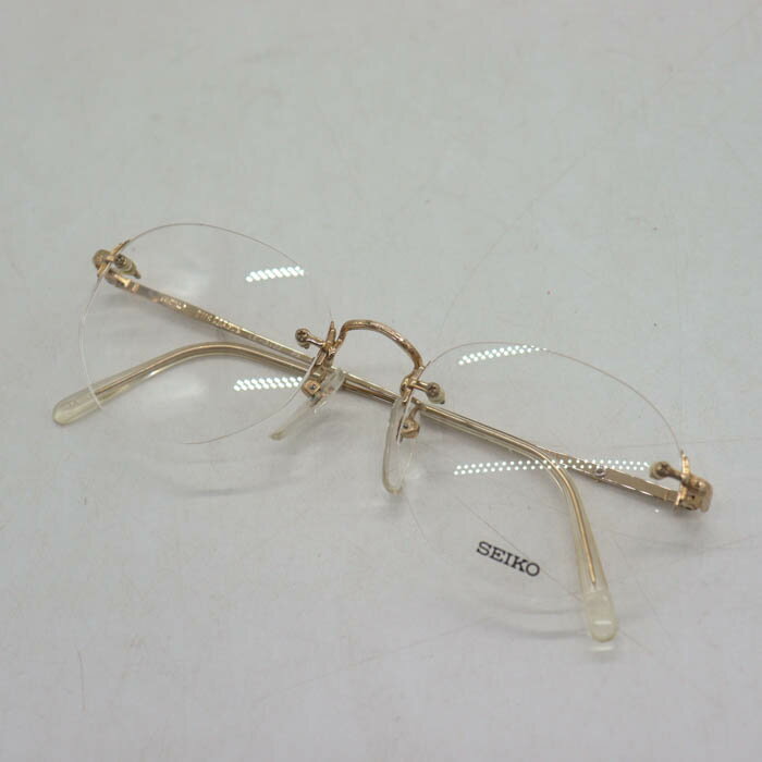 【状態追記】 レンズ度なし/レンズカラー クリア/歪みなし 【付属品】 なし / 商品サイズ (こちらのサイズ表記は平置き採寸のサイズです。) 表記サイズレンズ横幅テンプルブリッジ ---約5.2cm約15cm約2cm サイズガイドはこちら...