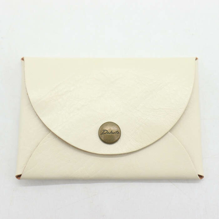 【状態追記】 --- 【付属品】 なし / 商品サイズ (こちらのサイズ表記は平置き採寸のサイズです。) 表記サイズ幅 ---W約10.5cm x H約7cmx D約0.3cm サイズガイドはこちら /商品詳細 ブランド名 Dakotaダコ...