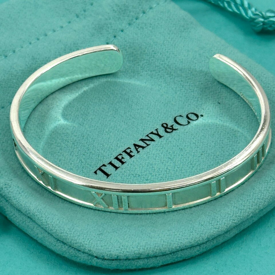 ブランド: TIFFANY & Coスタイル: バングルカラー: シルバー素材: スターリングシルバー手首周り(cm): 約16.5cm手首周り(インチ): 約6.5インチ商品コード: KC380----------------------...