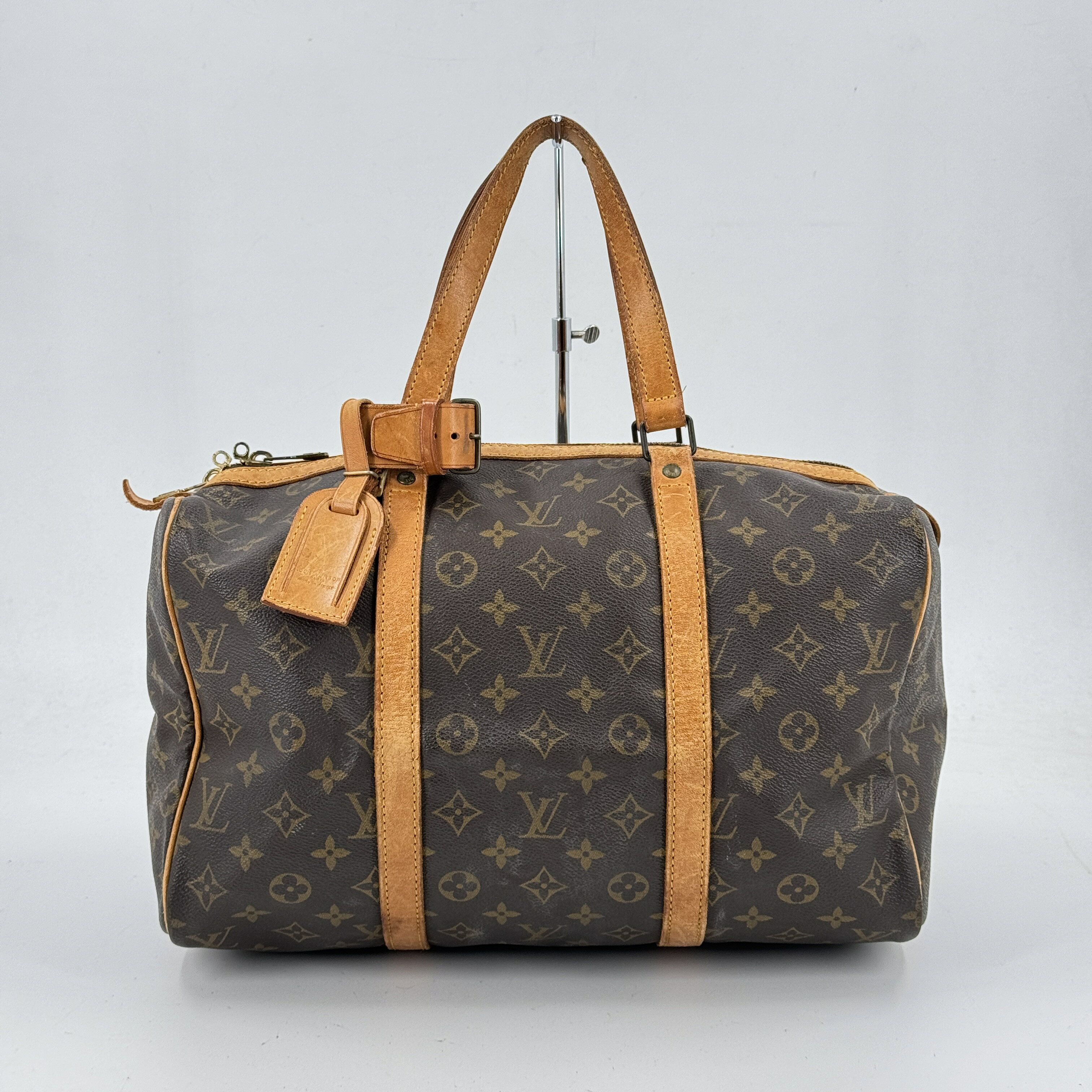 ブランド: LOUIS VUITTONスタイル: ボストンバッグカラー: モノグラム素材: モノグラムキャンバスサイズ（cm）: W35 x H20 x D17cm（約）/ハンド下がり:15cm（約）サイズ（inch）: W13.77" x...