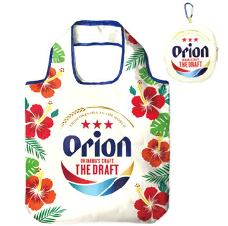 【オリオンビール公式グッズ】 オリオンビールと沖縄らしいハイビスカスがデザインされたエコバックです。 バッグを収納できるポーチは便利なカラビナ付き！ 荷物が増えた時のサブバッグとして◎ 収納ポーチは小物入れとしても使えちゃいます♪ ■素材：...