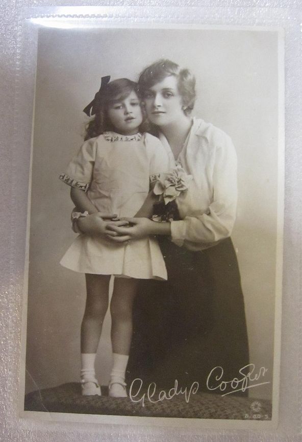 概ね良いコンディションです。 1900年初期のポストカードです。 若干の小傷等ございます。