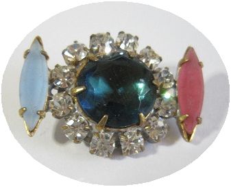 3.6x2.6cm チェコ製　ヴィンテージのジュエリーボタンです。 ヴィンテージにつき、多少のキズやゆがみ等ある場合がございますので、ご理解の上お買い求めください。