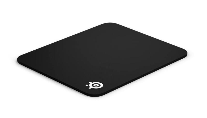 ゲーミングマウスパッド 硬質 ノンスリップラバーベース 320 mm x 270 mm x 3 mm QcK ard 63821硬質ポリエチレン製の表面で摩擦の少ない高速な操作が可能広いI幅でマウスのトラッキング性能を発揮するように最適化表...