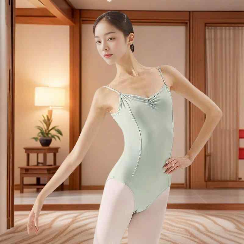 ・性別: 女性 ・カテゴリ: ダンスウェア ・主な素材: ポリエステル75%、ナイロン25% ・カラー展開: フォグピンク、ブラック、ホワイト、フォグパープル、豆グリーン ・サイズ展開: S、M、L、XL、XXL、XXXL・性別: 女性 ・...