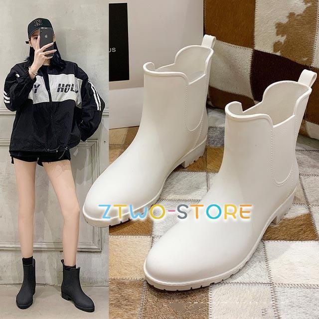 雨の日が楽しくなるカジュアルレインブーツが登場！筒丈はスカートにもパンツにも合わせやすい足首ショート丈。「レインブーツは見た目が長靴みたいで苦手…」という方も安心?普段使いもできるサイドゴアデザインだから、野暮ったくなくカジュアルにお使いい...