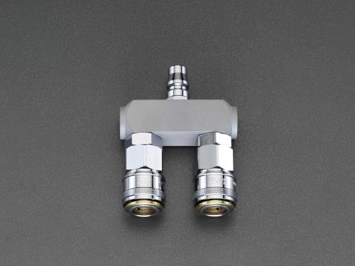 仕様：●使用圧力:0.98MPa●材質:鋼鉄(クロムメッキ)・真鍮・アルミニウム●サイズ:20型●重量:249g●一本の配管から複数の空気を取り出す事が出来ます。●プラグをソケットに差し込むだけのワンプッシュ接続商品画像に関する注意事項：●...