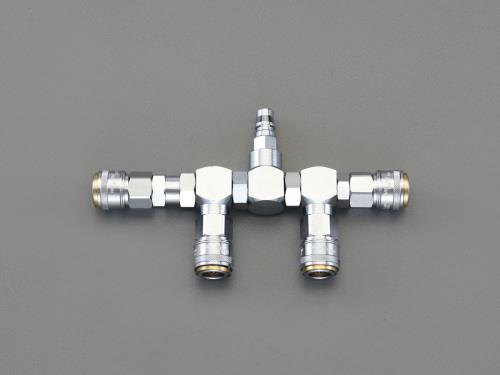 仕様：●材質:鋼鉄・真鍮●使用圧力:1.0MPa●取出:ソケット●取入:プラグ●スイベル式●分岐:4連●機構:2自在●プラグをソケットに押し込むだけで簡単に接続できます。商品画像に関する注意事項：●画像に数字等の情報が入っている場合は、　品...
