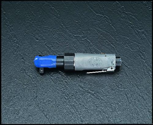 仕様：●メーカー:空研●型番:KR-133A●差込角:3/8”●能力(ボルト径):10mm●最大トルク:20N・m●無負荷回転数:300rpm●全長:170mm●重量:500g●エアー消費量:250L/min●騒音レベル:83dB●振動値(...
