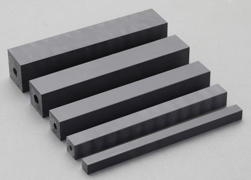 仕様：●サイズ(mm):20×20×500(L)●材質:ポリ塩化ビニール●重量(g):250●当て材、緩衝材として使用できます。●使用荷重の設定はないです。●固さの順番(上から固い方)EA441EGシリーズ(黒)ポリ塩化ビニル↓EA441E...