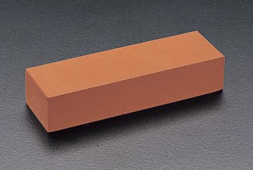 仕様：●粒度:#1000●砥粒:WA●サイズ:134×40×30mm●重量:350g●良質な原料を配合した中砥ぎ用鎌砥石です。商品画像に関する注意事項：●画像に数字等の情報が入っている場合は、　品番末尾が対象商品の画像となります。